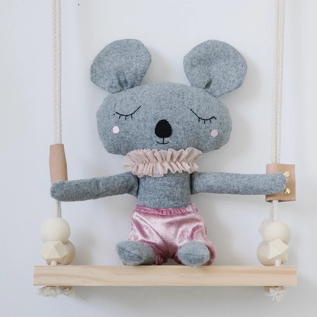 Mabel Mouse – Betty and Lola